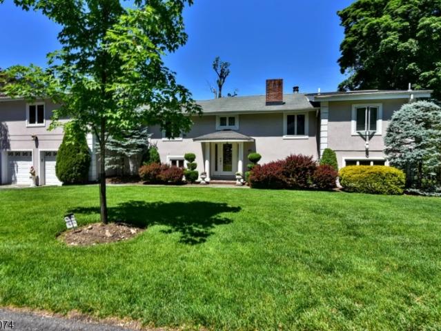 45 Lakeshore Dr