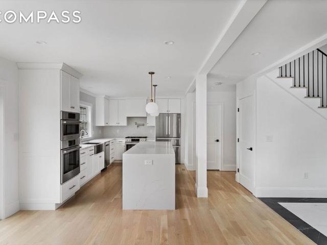 45 Lakeview Ave 45, Lynnfield, MA