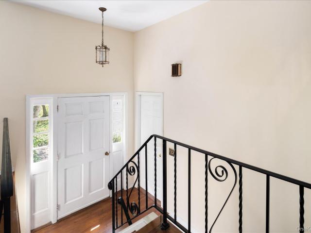 45 Laurelton Road