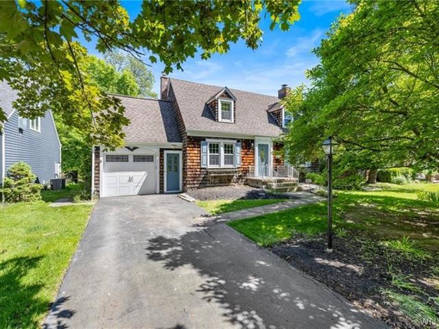 45 Lehn Springs Dr, Buffalo, NY 14221