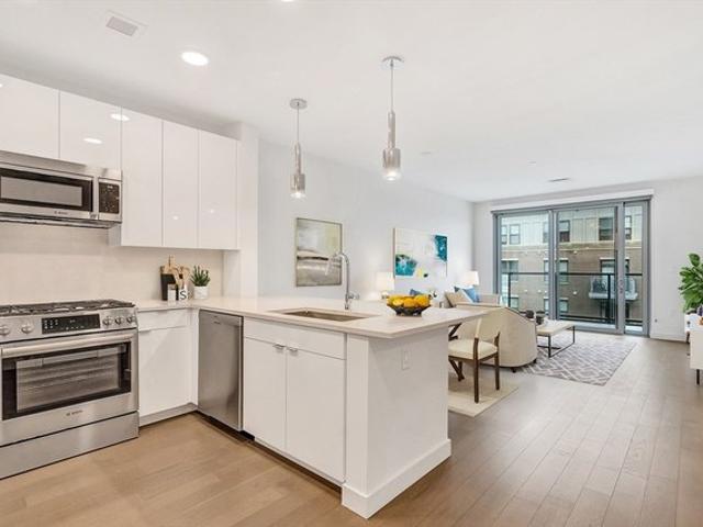 45 Lewis St Apt 406, Boston, MA 02128