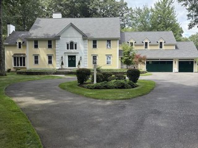 45 Longview Rd, Avon, CT 06001