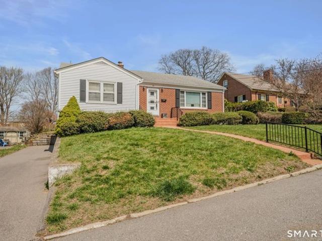 45 Mansfield Rd, New London, CT 06320
