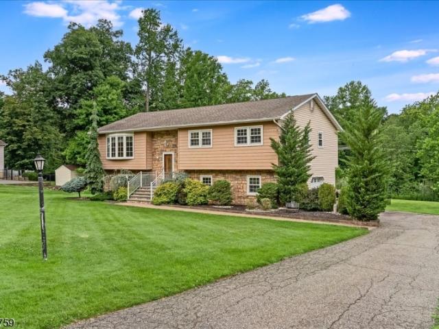 45 Magnolia Ave