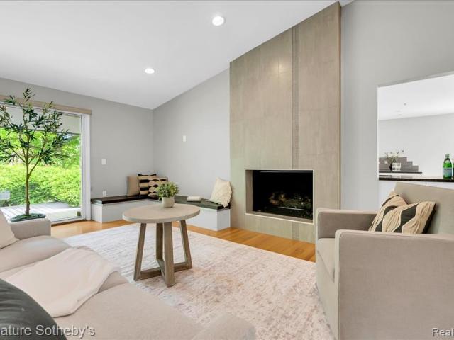 45 Maywood Avenue