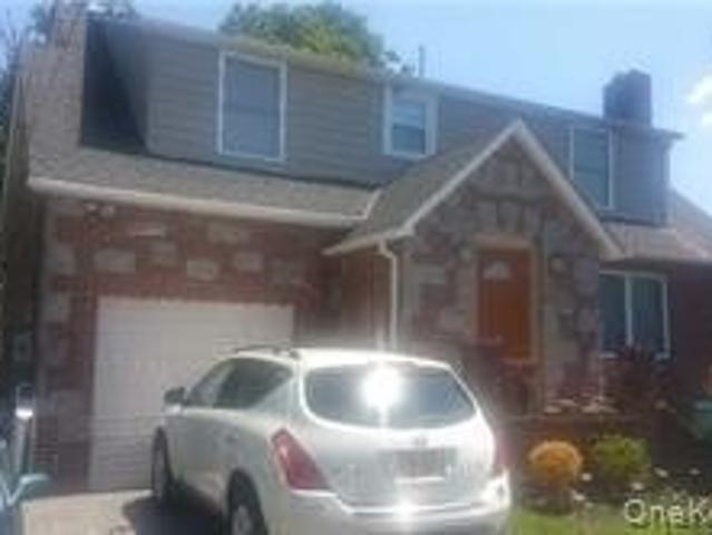 45 N 17th St, Wyandanch, NY 11798