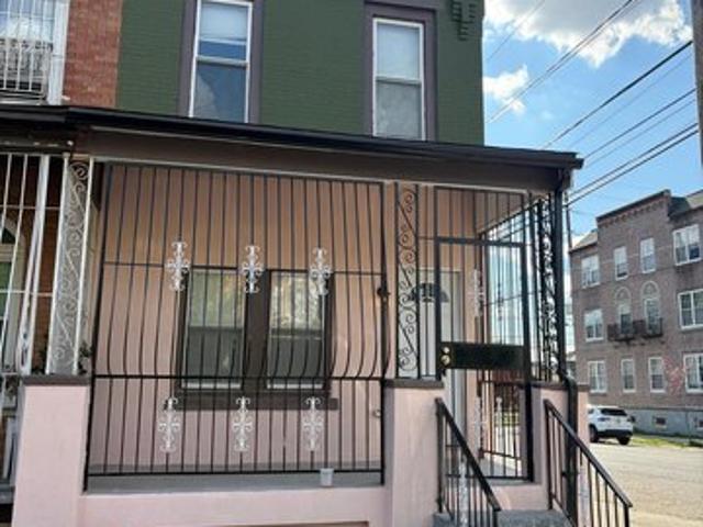 45 N 28th St, Camden, NJ 08105