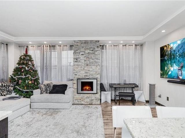 45 Oceana Dr E Apt 4G, Brooklyn, NY 11235