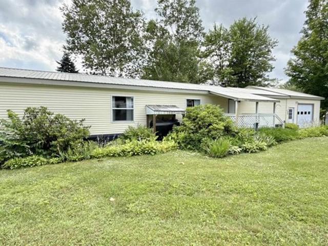 45 Oakwood Dr, Hyde Park, VT 05655