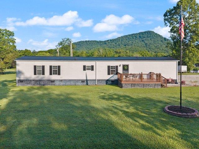 45 Oak Valley Rd, Irvine, KY 40336