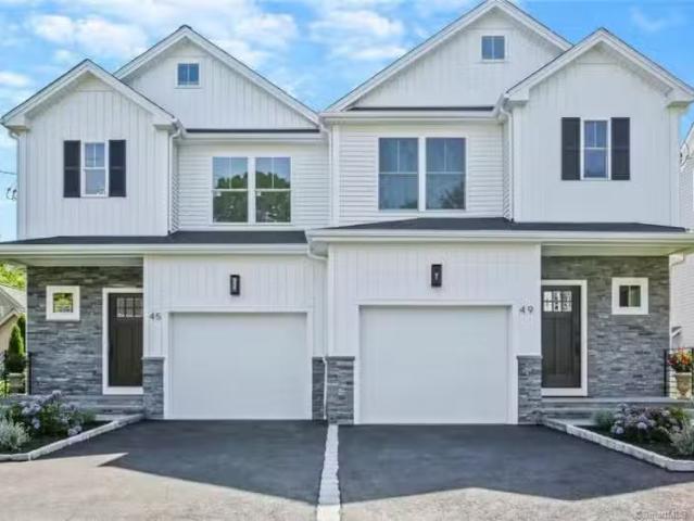 45 Osborne Pl, Southport, CT 06890