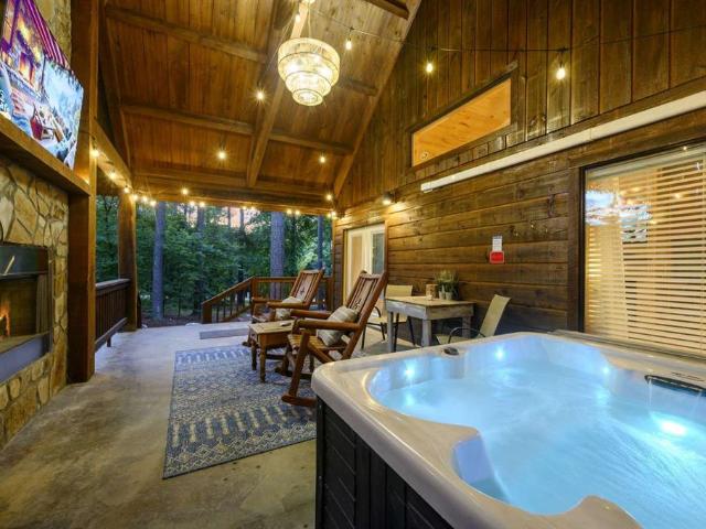 45 Pine Knot Trail