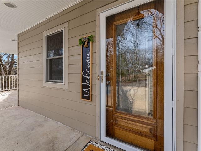 45 Redstone Ln