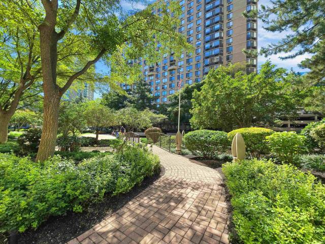 45 River Dr South # 702