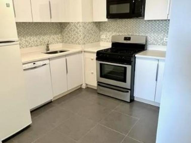 45 River Dr South # 907