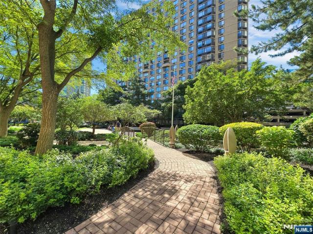 45 River Drive # 702