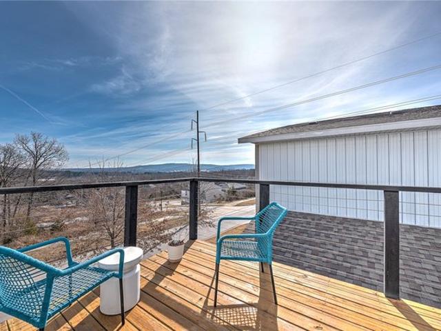 45 S Happy Hollow Rd, Fayetteville, AR 72701
