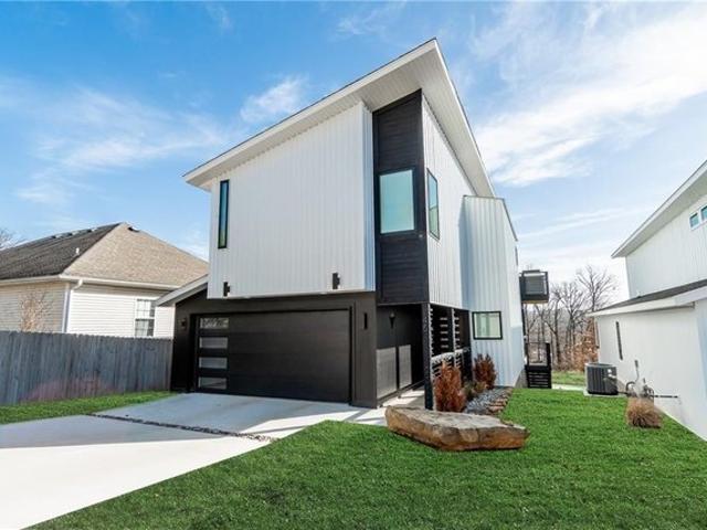 45 S Happy Hollow Rd, Fayetteville, AR 72701