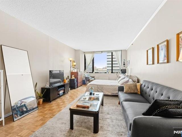 45 S River Dr Unit 808, Jersey City, NJ 07310