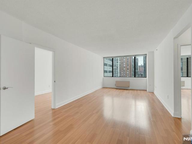 45 S River Drive # 912