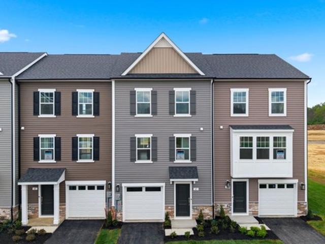 45 Scammel Dr, Bunker Hill, WV 25413