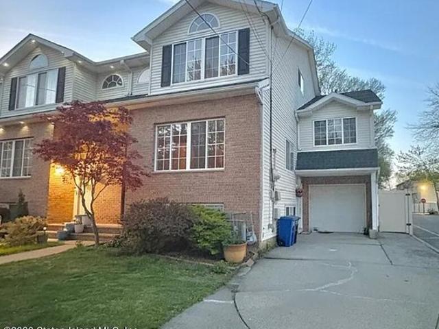 45 Sharrotts Rd, Staten Island, NY 10309