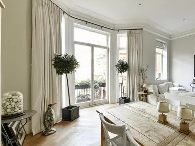 45 Sloane Gardens, London, SW1W 8NW, United Kingdom | 3 bed apartment for rent #124345653 | Rentberry