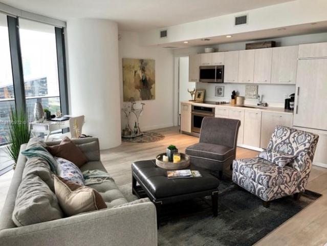 45 SW 9th St #2208 Miami, FL 33130