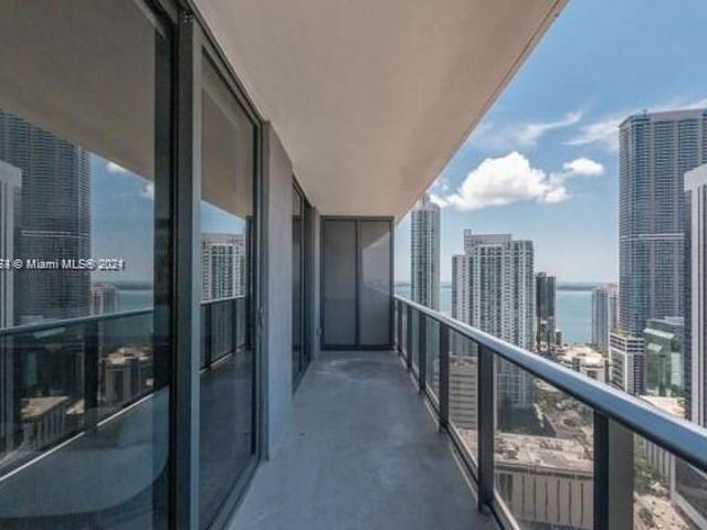 45 SW 9th St #3305, Miami, FL 33130