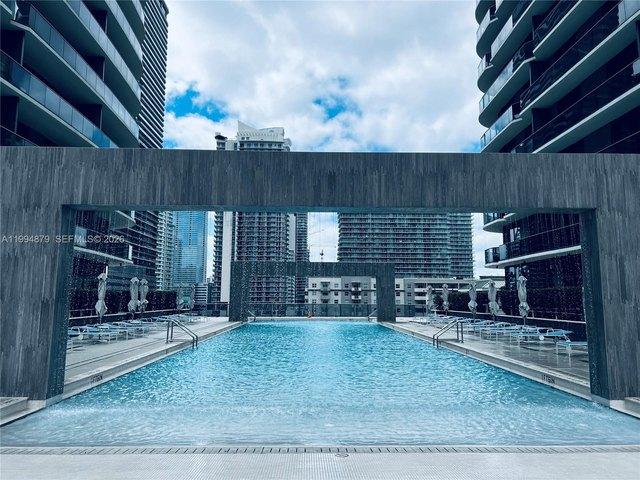 45 SW 9th St Apt 2004, Miami, FL 33130