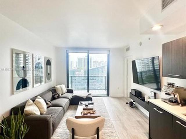 45 SW 9th St Apt 2009, Miami, FL 33130