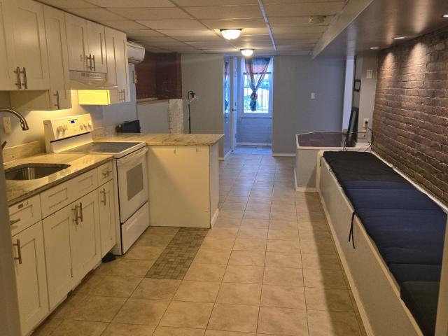 45A Van Reypen St