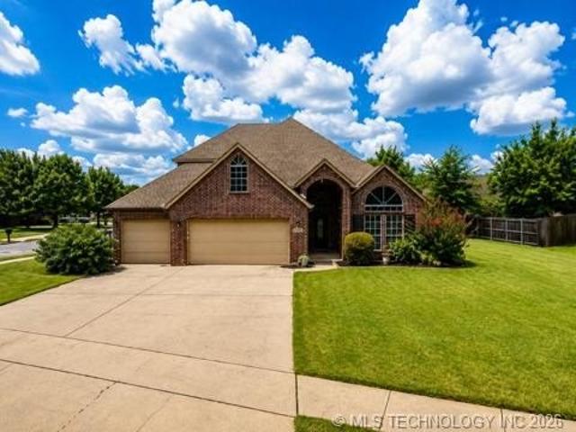 4604 N Narcissus Ave, Broken Arrow, OK 74012