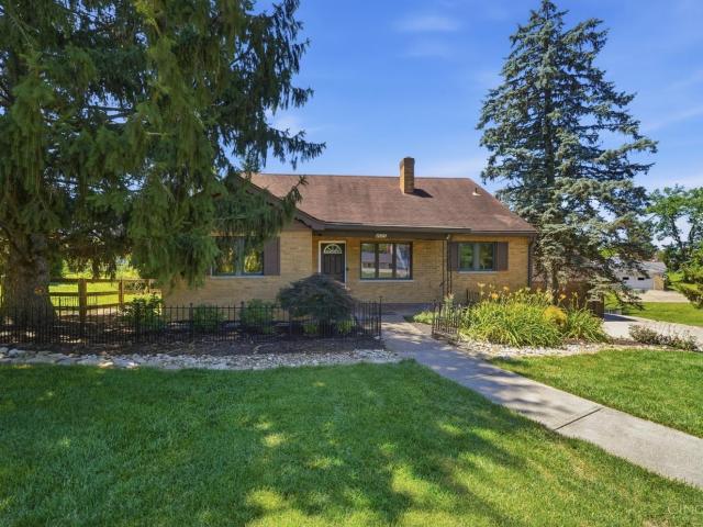 4605 Boomer Road