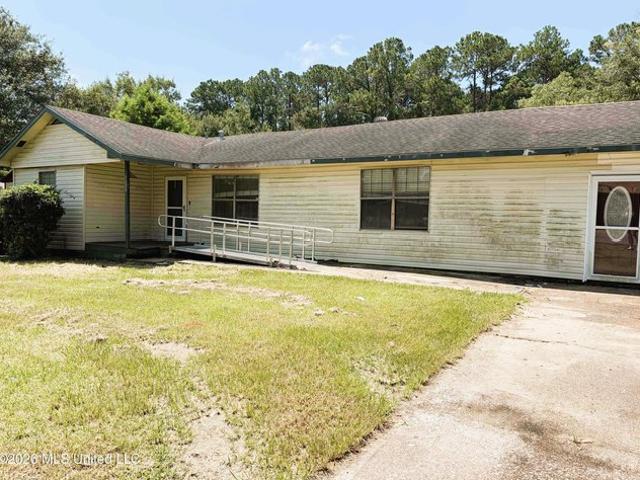 4606 General Ike St, Moss Point, MS 39563