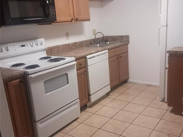 4606 Greenwood DR
