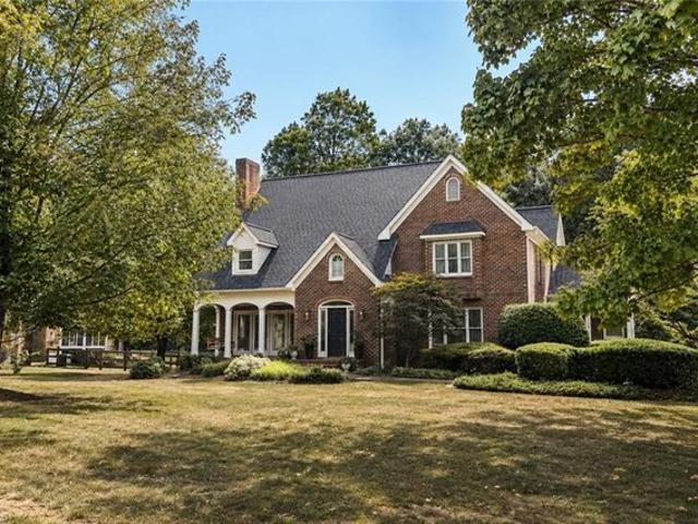 4606 Hartsford Dr, Greensboro, NC 27406