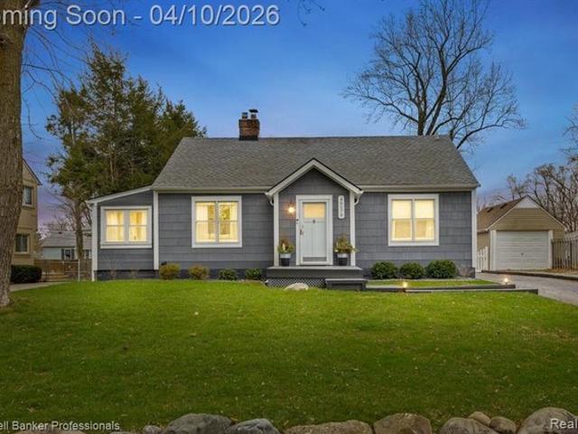 46079 Sunset St, Northville Township, MI 48167