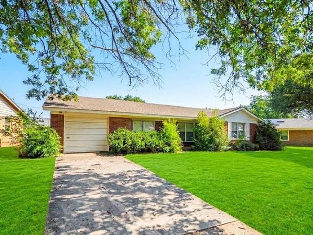 4607 Mistletoe Dr, Wichita Falls, TX 76310