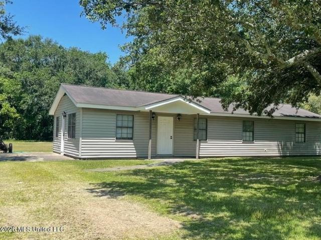 4607 Gautier St, Moss Point, MS 39563