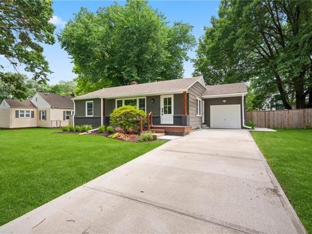 4607 W 59th St, Fairway, KS 66205