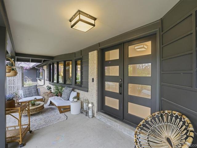 4607 W Wagon Trail Road