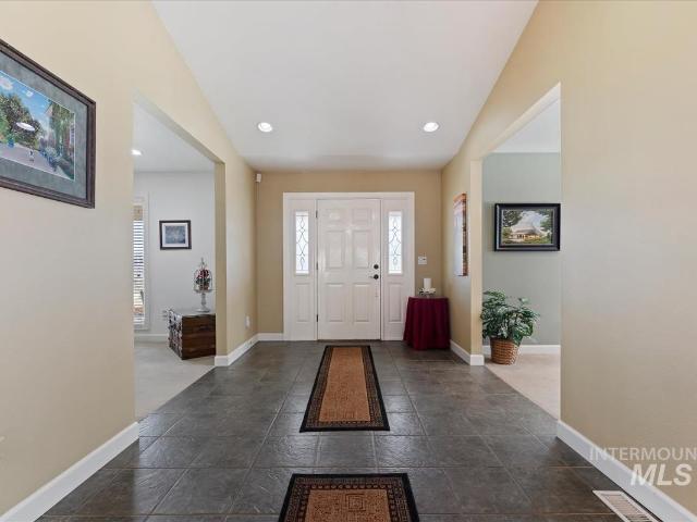 4609 N Mountain View Drive