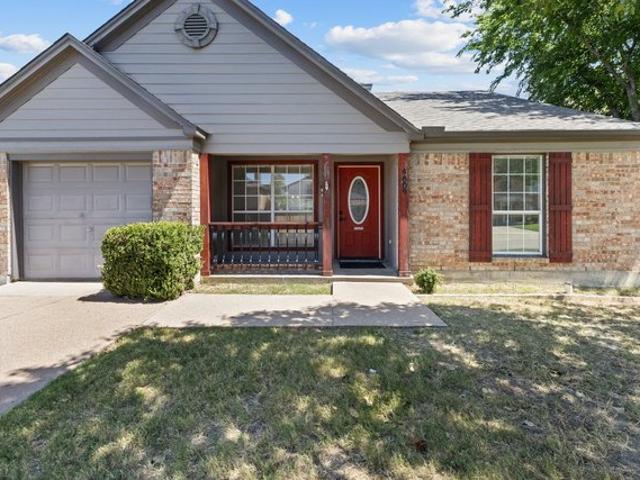 4609 Feathercrest Dr, Fort Worth, TX 76137