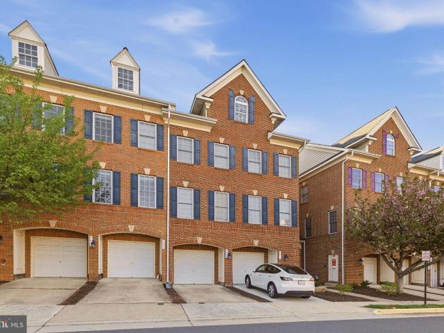 4609 Hummingbird Ln, Unit 106, Fairfax, VA 22033 | MLS #VAFX2301 | Compass