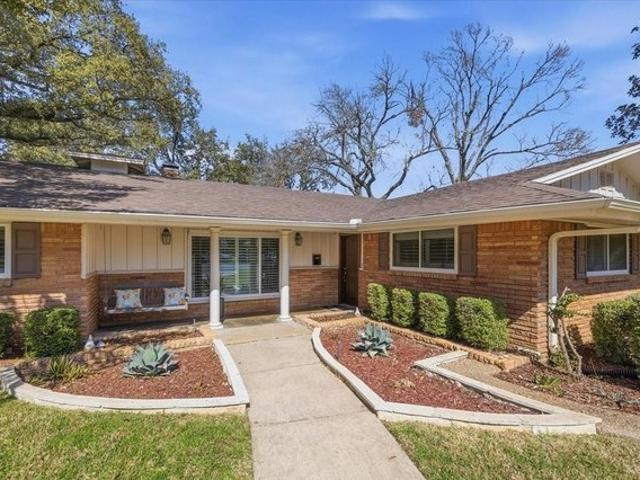 4609 Hildring Dr E, Fort Worth, TX 76109