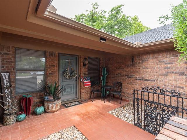 4609 Pin Oak Court