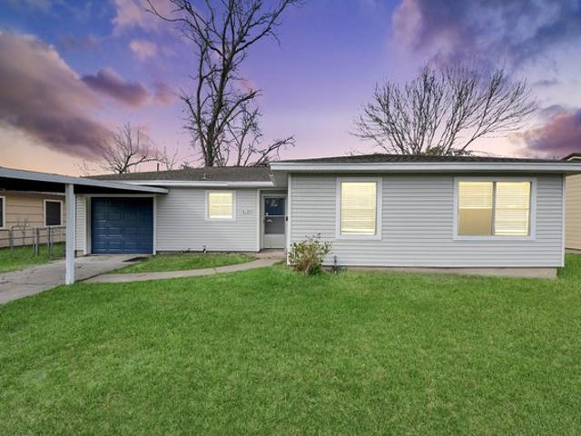 4609 Ray St, Pearland, TX 77581