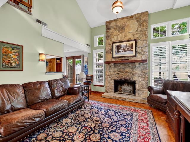 4609 Stansbury Court