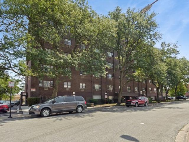4600 N Cumberland Ave Unit 205, Chicago, IL 60656